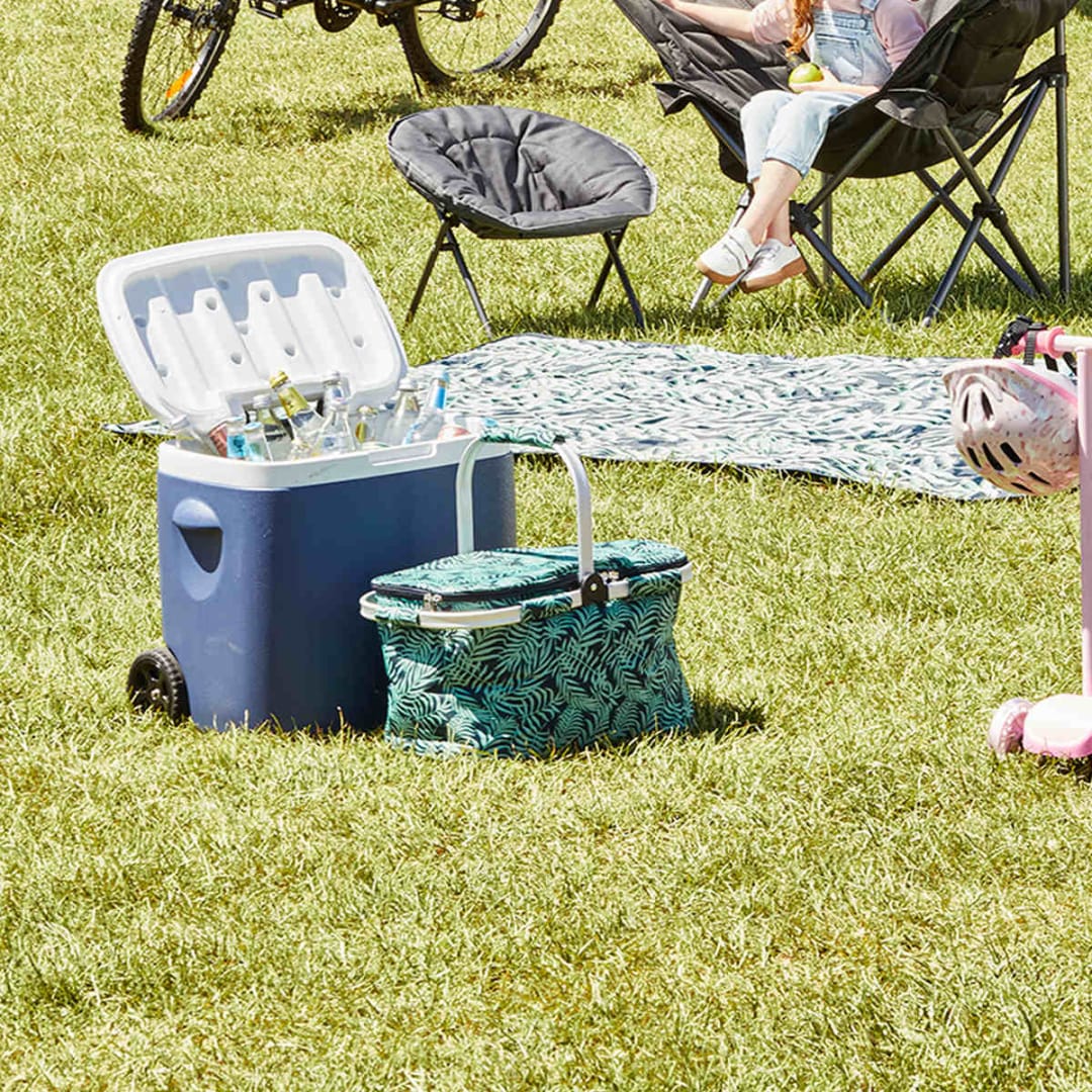 38L Wheelie Cooler - Kmart