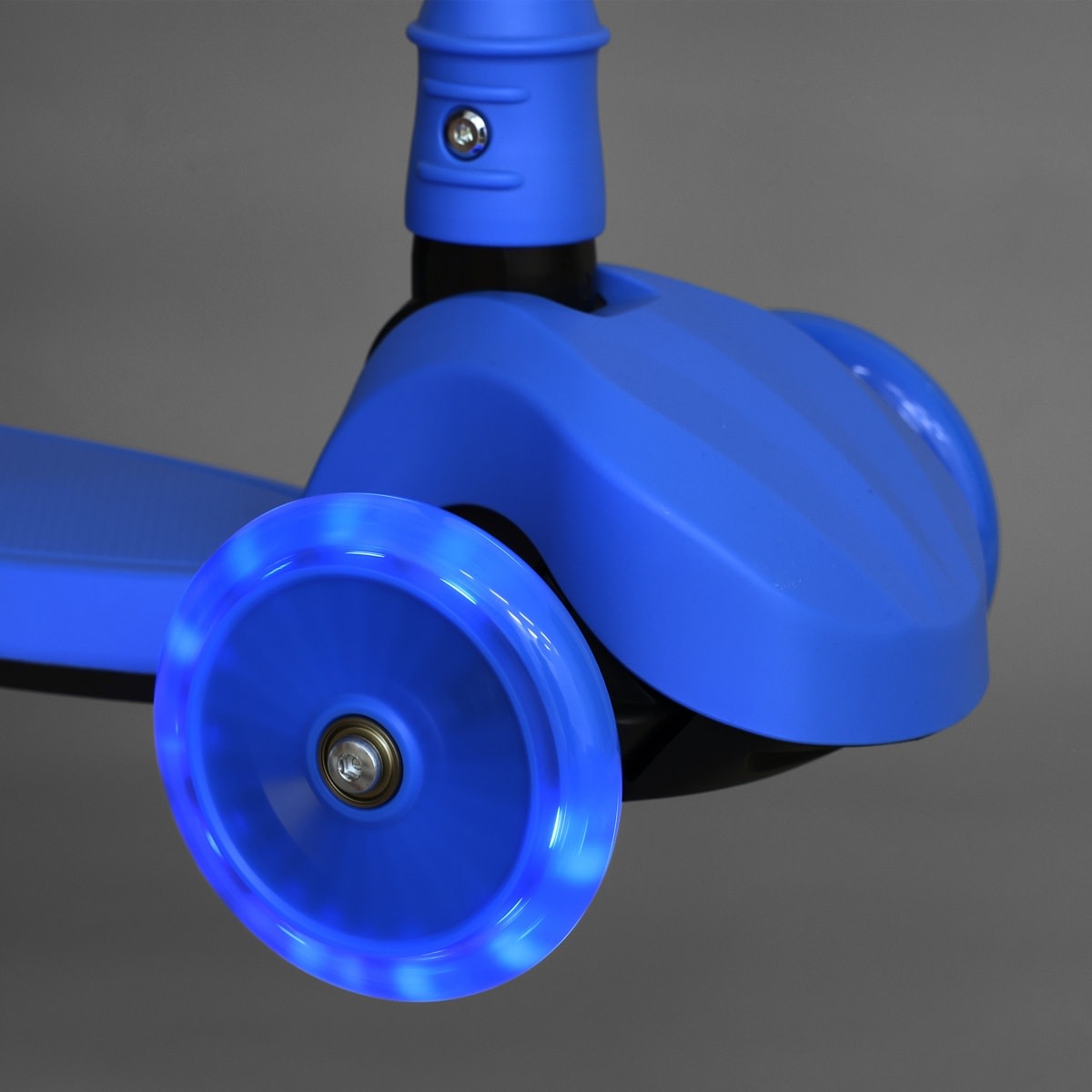 Light Up Wheel Tilt and Turn Scooter - Blue - Kmart NZ