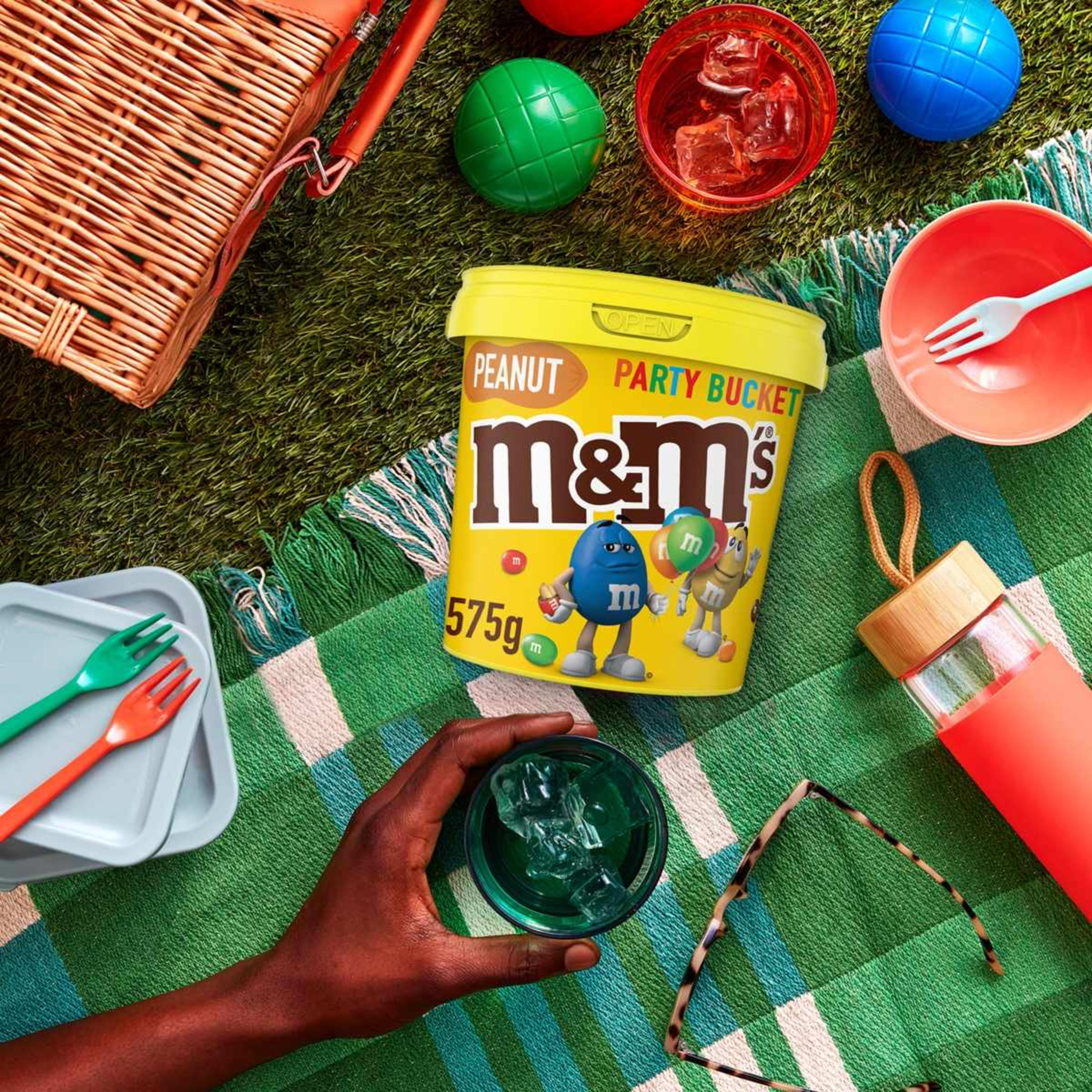 M&M's Peanut Party Bucket 575g - Kmart