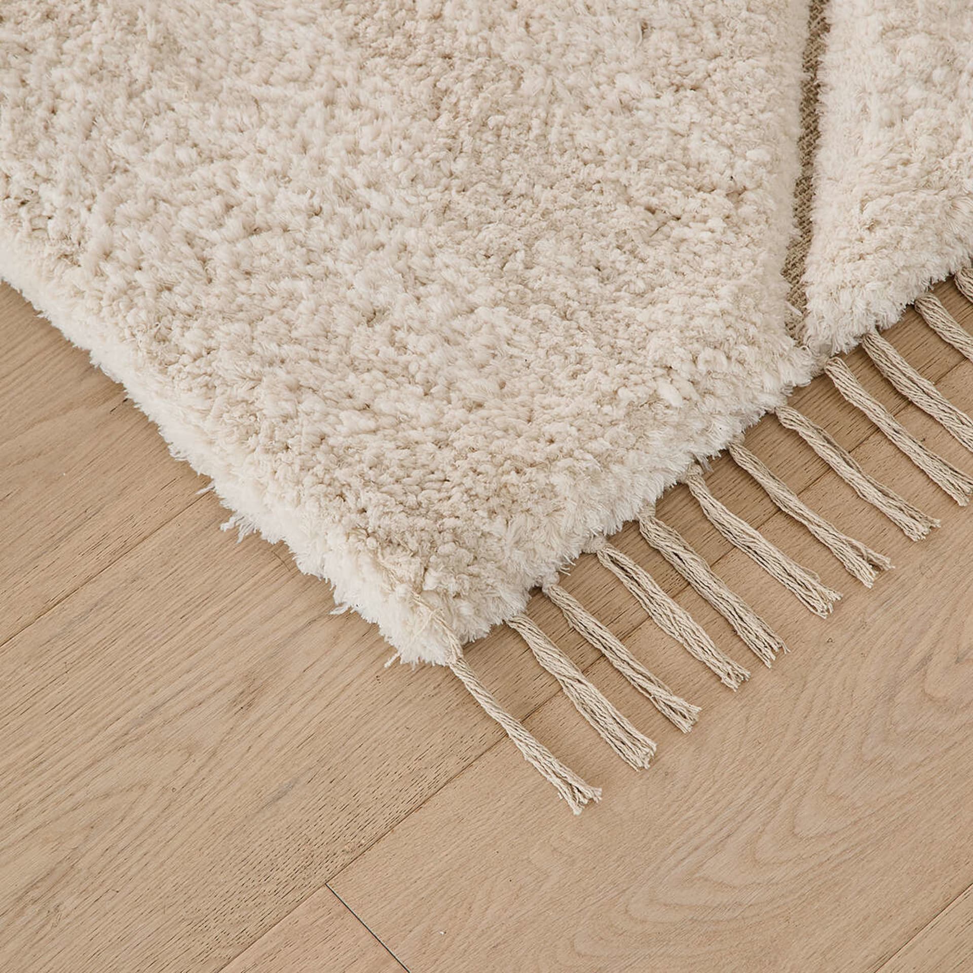 Sophia Rug - White, Extra Large - 270cm x 180cm - Kmart