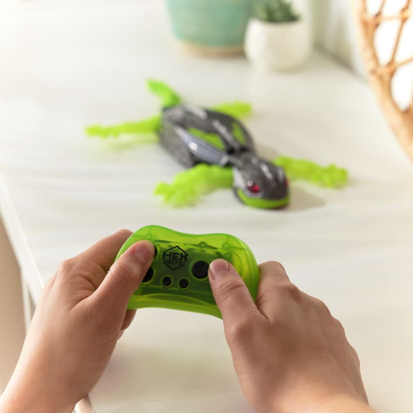 Hex Bots Wall Crawler Gecko Toy - Kmart