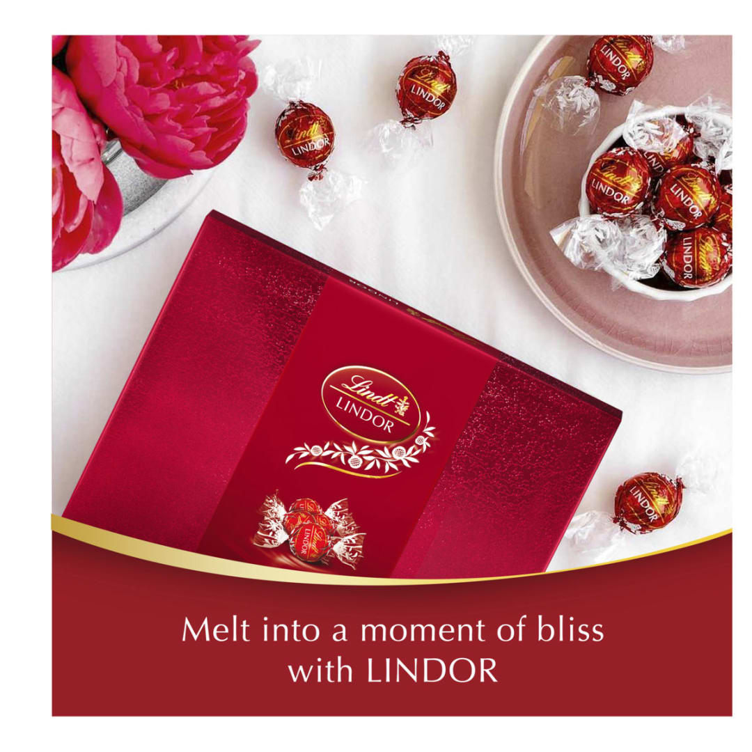 Lindt LINDOR Milk Chocolate Gift Box 235g - Kmart