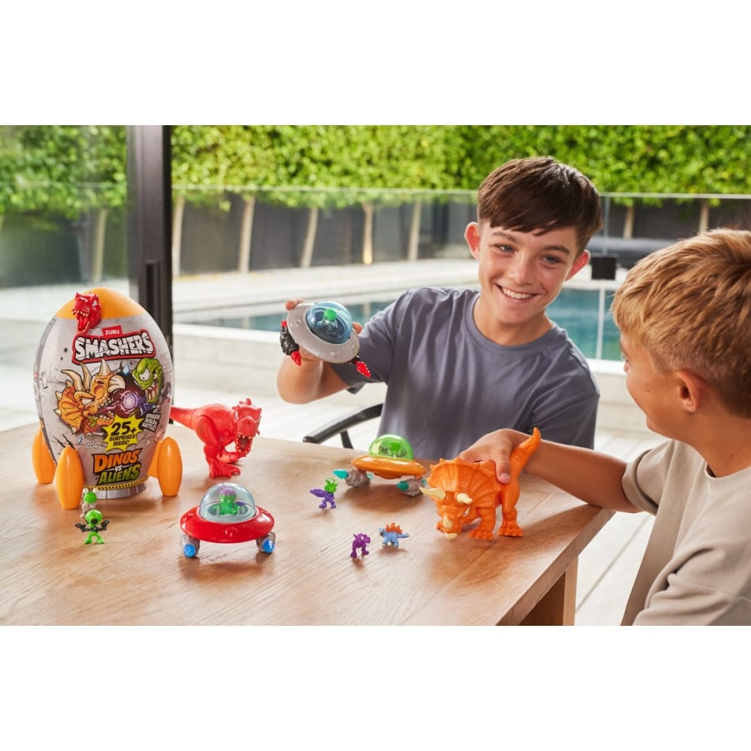 29 Piece Zuru Smashers Dinos vs Aliens - Assorted - Kmart