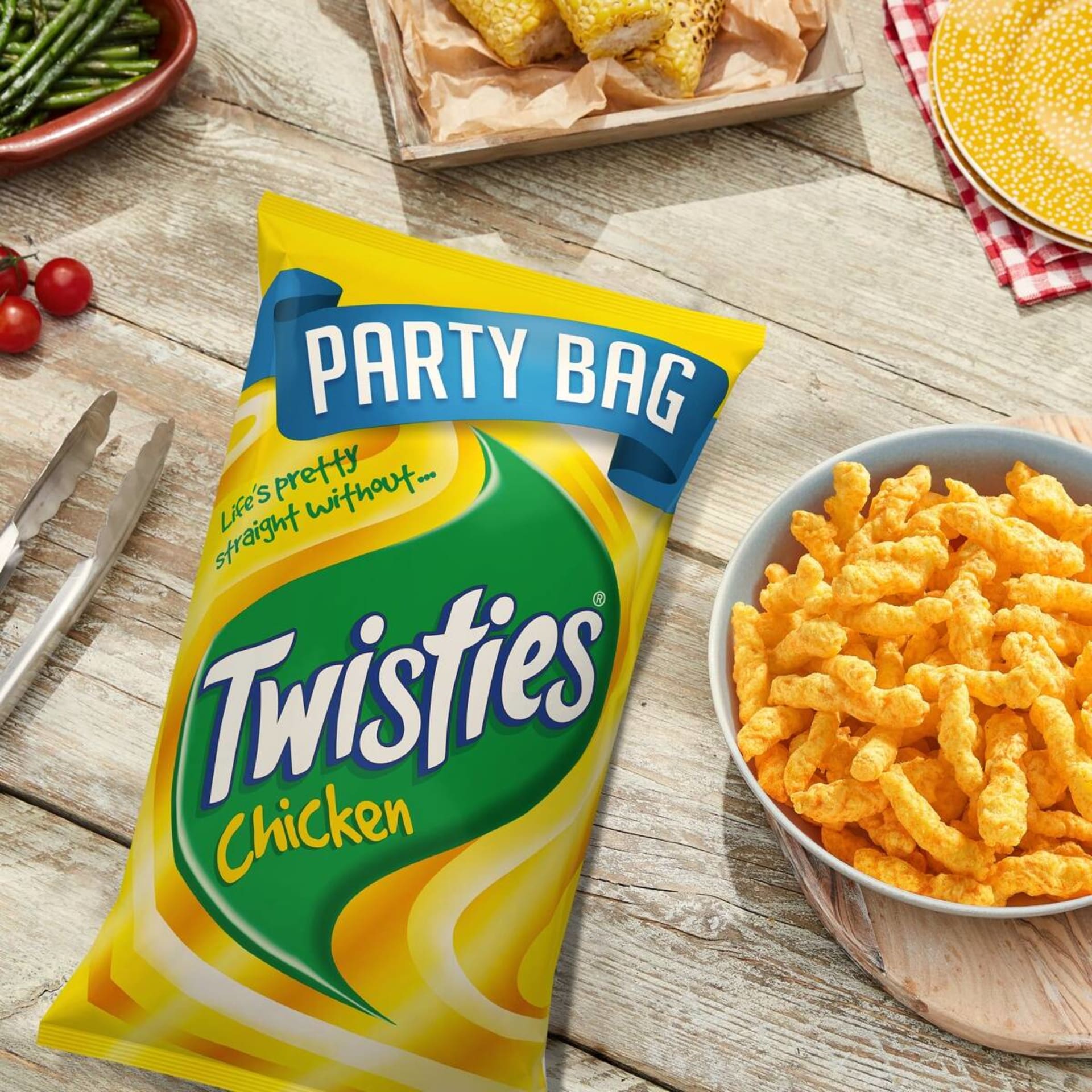 Twisties Chicken Flavoured Snacks Party Bag 270g - Kmart
