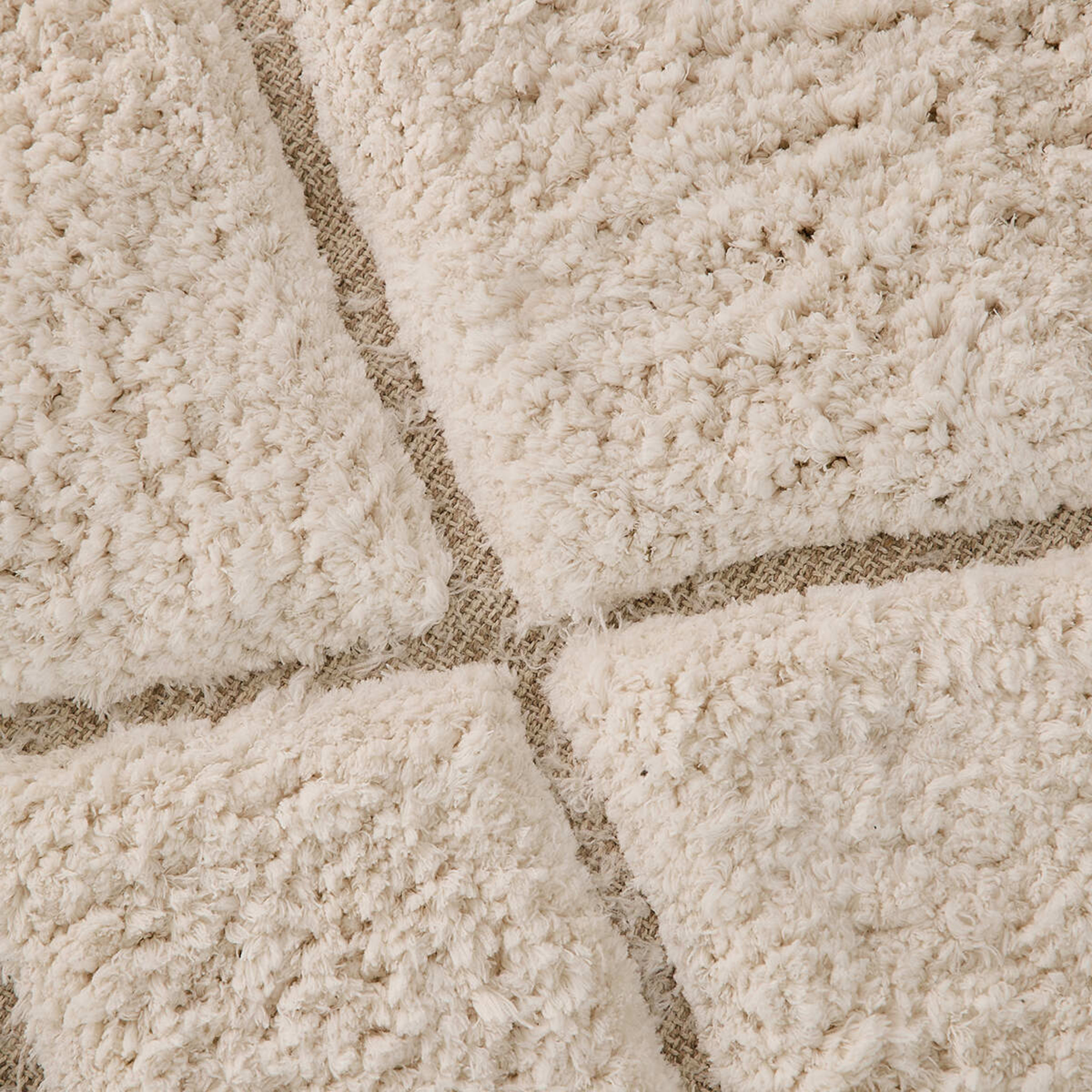 Sophia Rug - White, Extra Large - 270cm x 180cm - Kmart