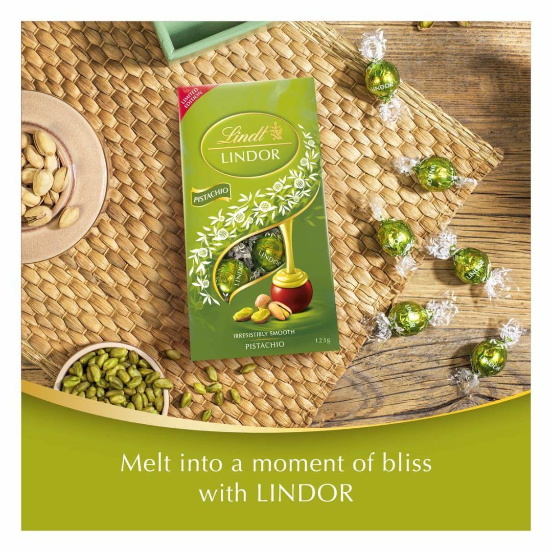 Lindt LINDOR Pistachio Milk Chocolate Bag 123g - Kmart