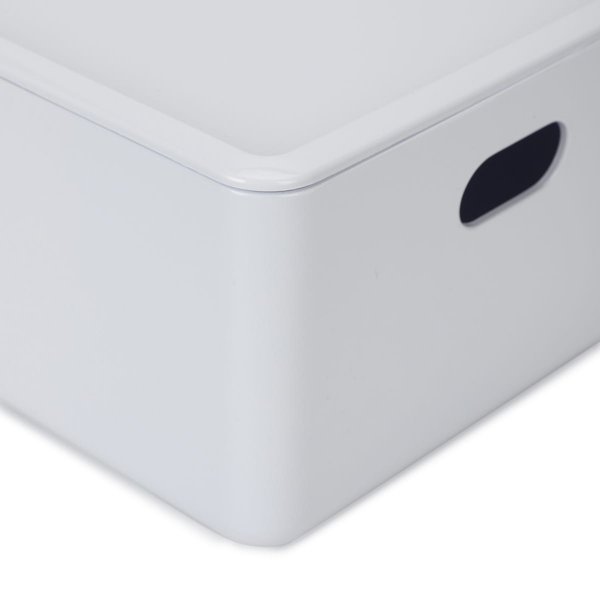 4L Smooth and Shiny Plastic Tub - White - Kmart